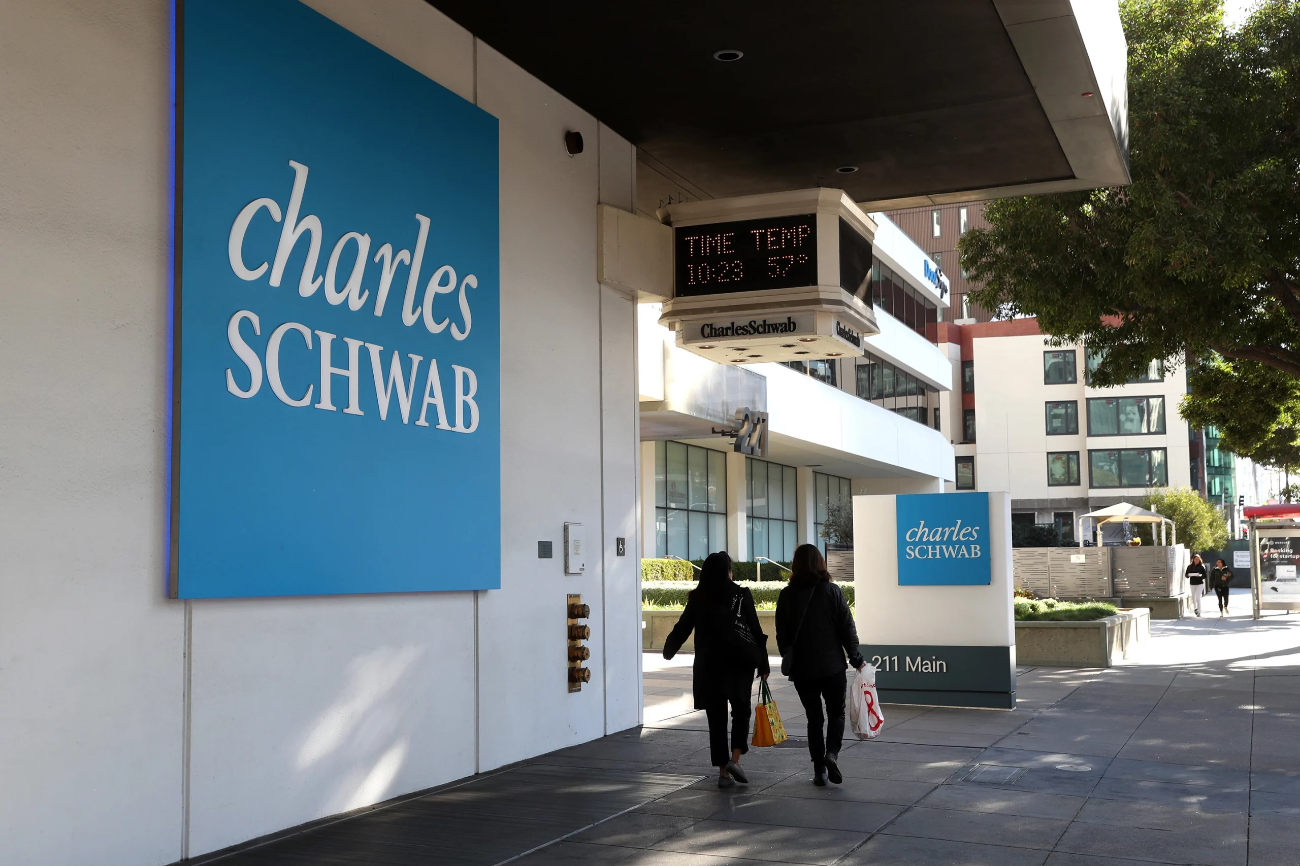 Is Charles Schwab Close To Insolvency - GreatGameInternational