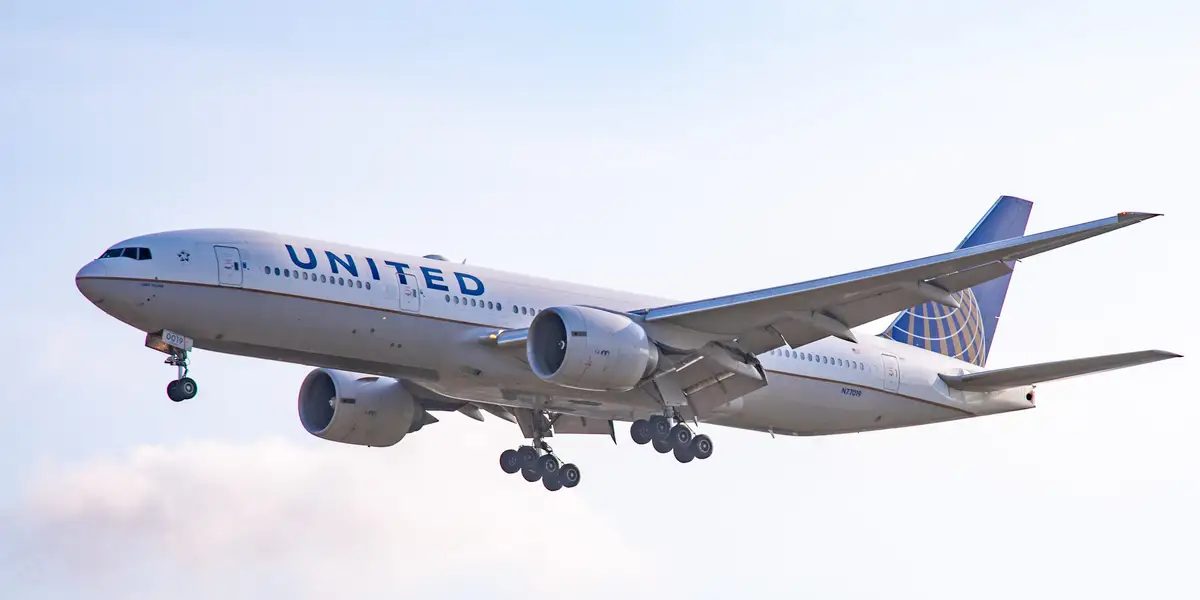 300 Boeing 777s Used By United & American Airlines At Risk For ...